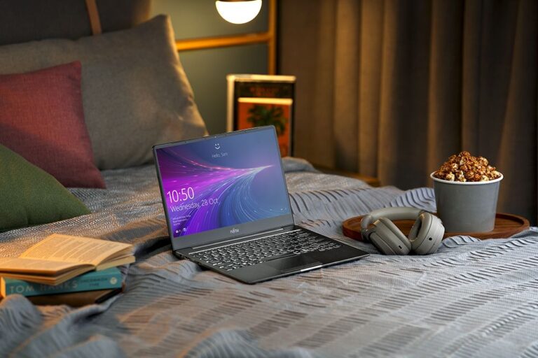 Fujitsu brings iconic ultralightweight devices to PH