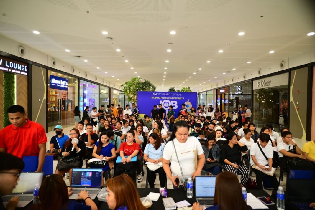 SM Supermalls celebrates milestone with 100th job fair