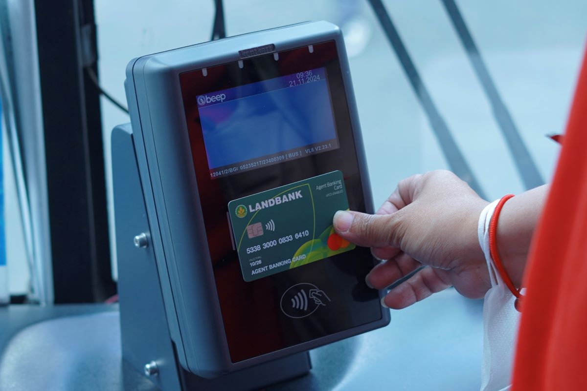 Commuters in Taguig can now ‘Tap & Go’ on BGC buses using their ...